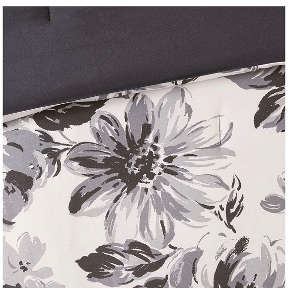 Bedding | A Black And White Floral Coverlet Bedding Set | Poshmark